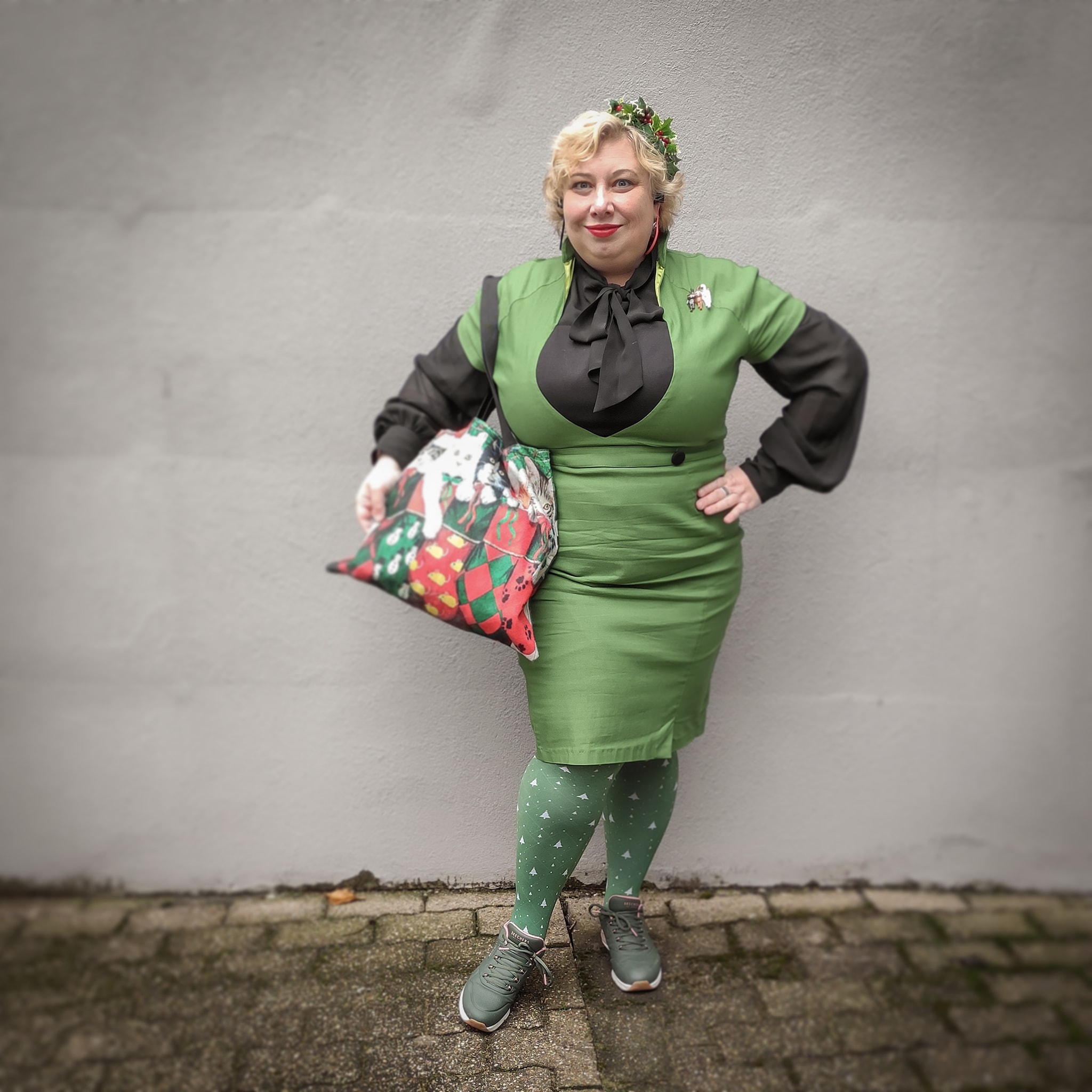 Curvy Christmas to Business: Tartans and Kittens | Miss Kittenheel